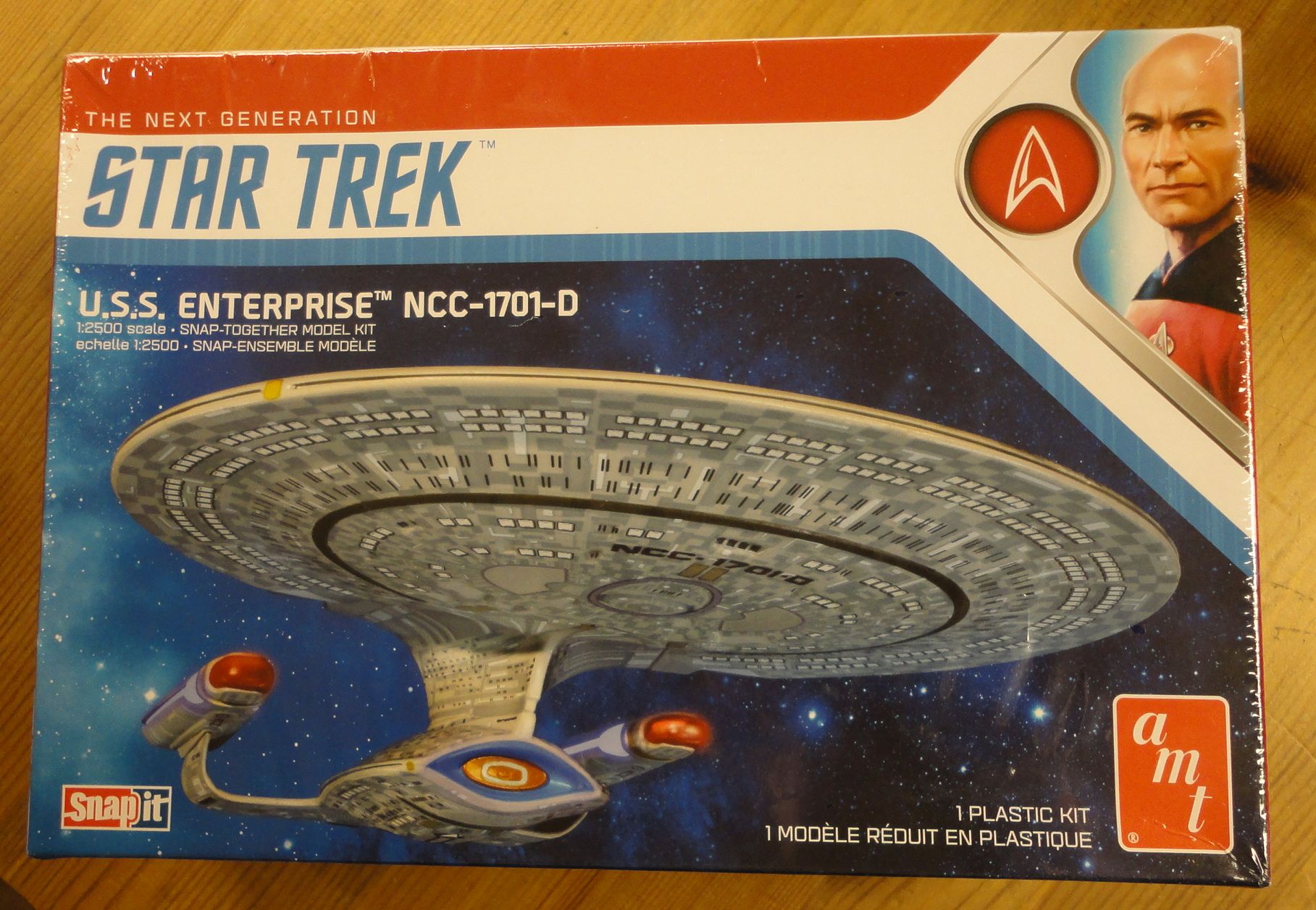 AMt 1/25000 Star Trek U.S.S. Enterprise NCC-1701-D Plastic Model Kit ...